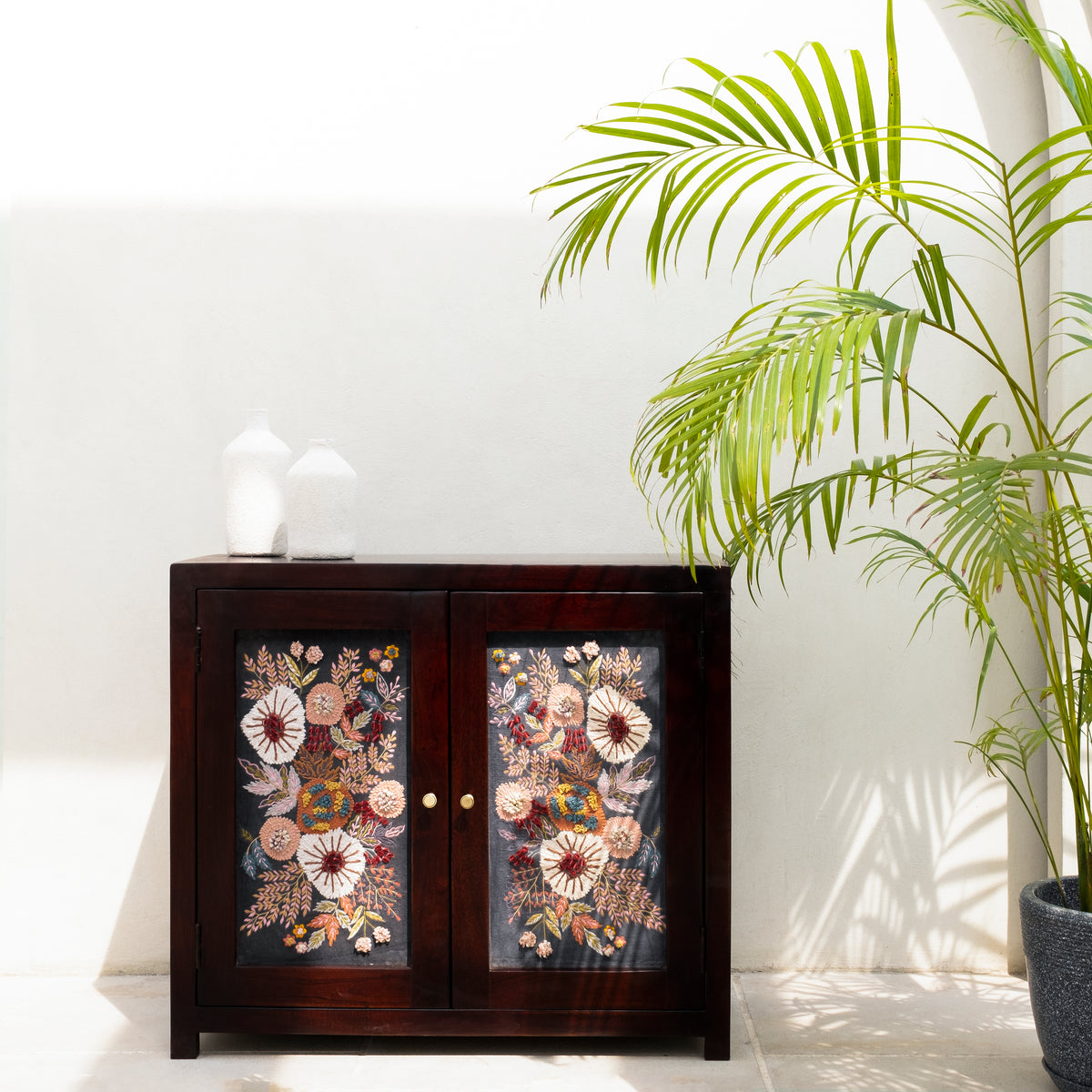 The Blute Cabinet – Studiobyagni
